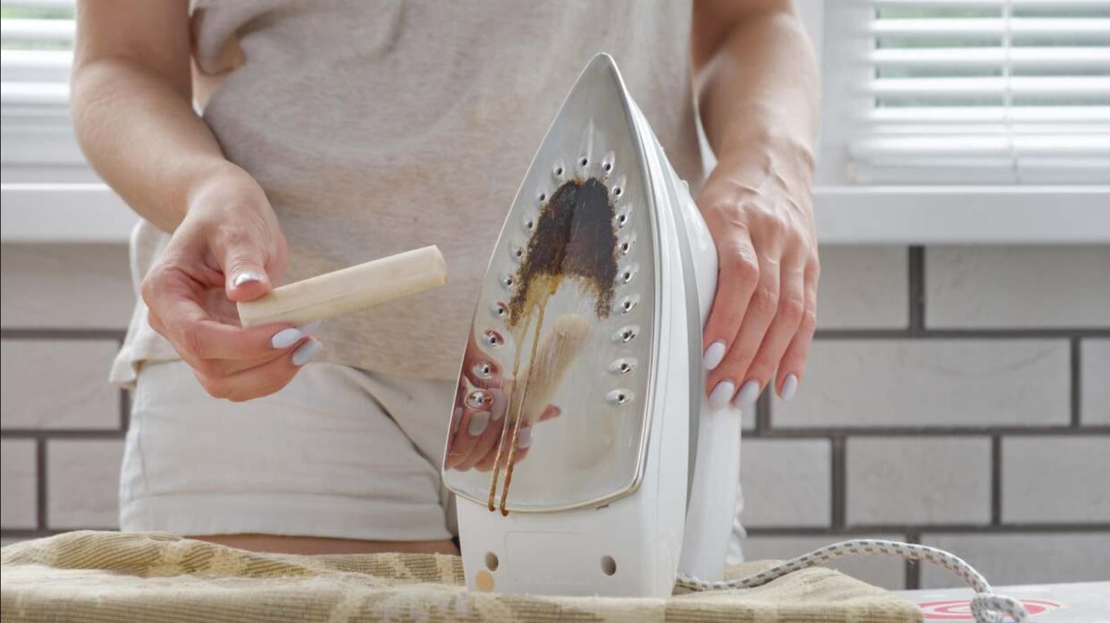 5 easy ways to remove burn marks from your iron – ERITVNEWS